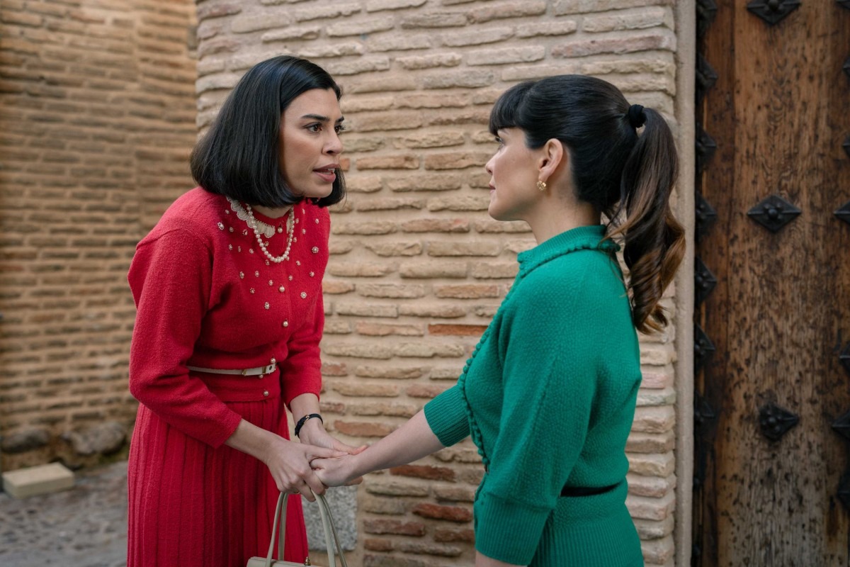 María, descompuesta, teme que Andrés pille su mentira